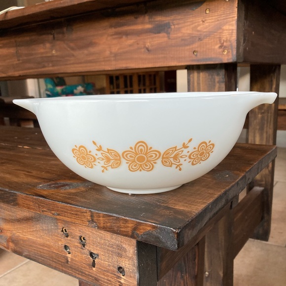 Pyrex | Kitchen | Pyrex Butterfly Gold 443 25l Cinderella Vintage Milk ...